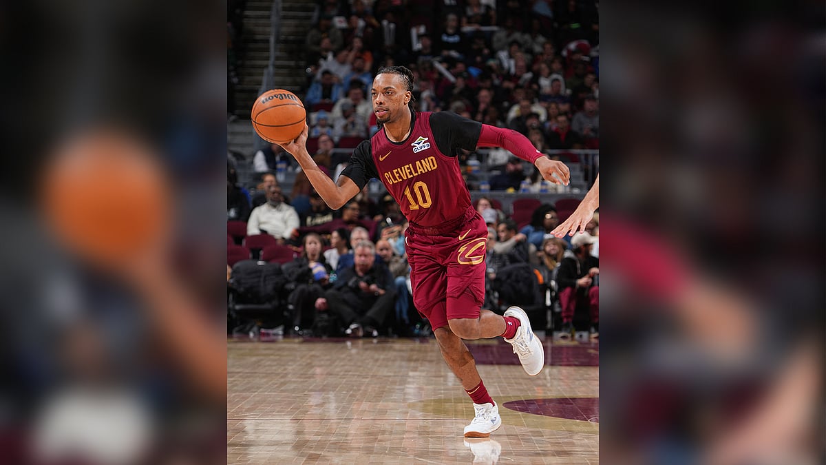 ‘Cavalanche’ buries Hawks