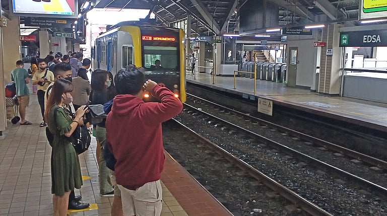 LRT-1 Extends Weekday Operating Hours Starting 26 March