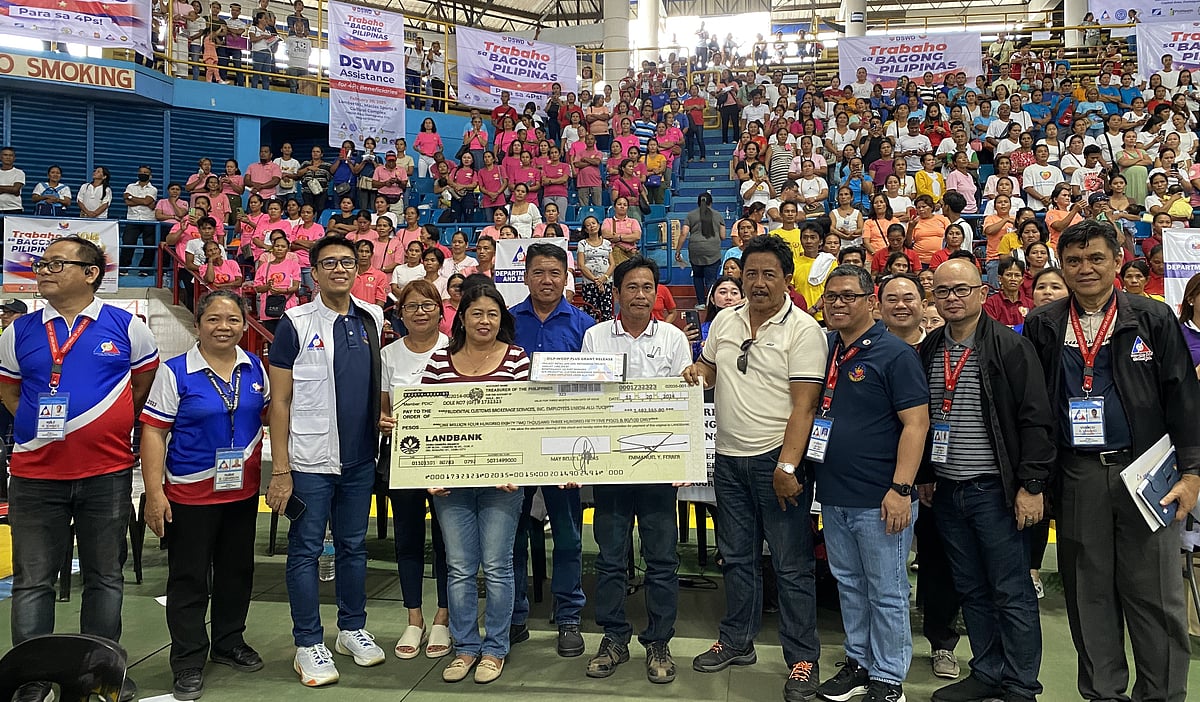 38 4Ps Graduates Secure Jobs at Dumaguete Job Fair with DOLE and DSWD ...