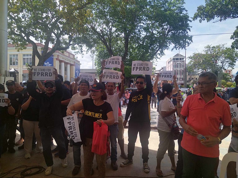 Duterte Supporters Hold Candlelight Rally in Davao Following Arrest