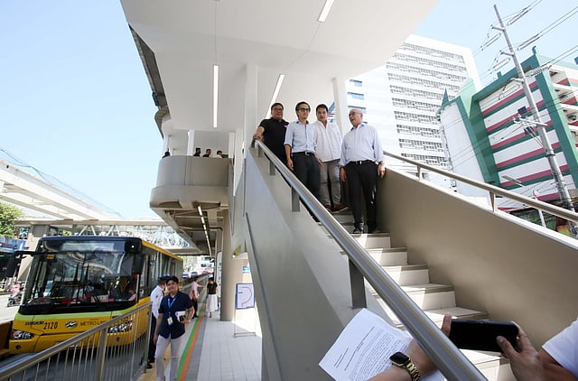 EDSA busway concourse boosts commuter access