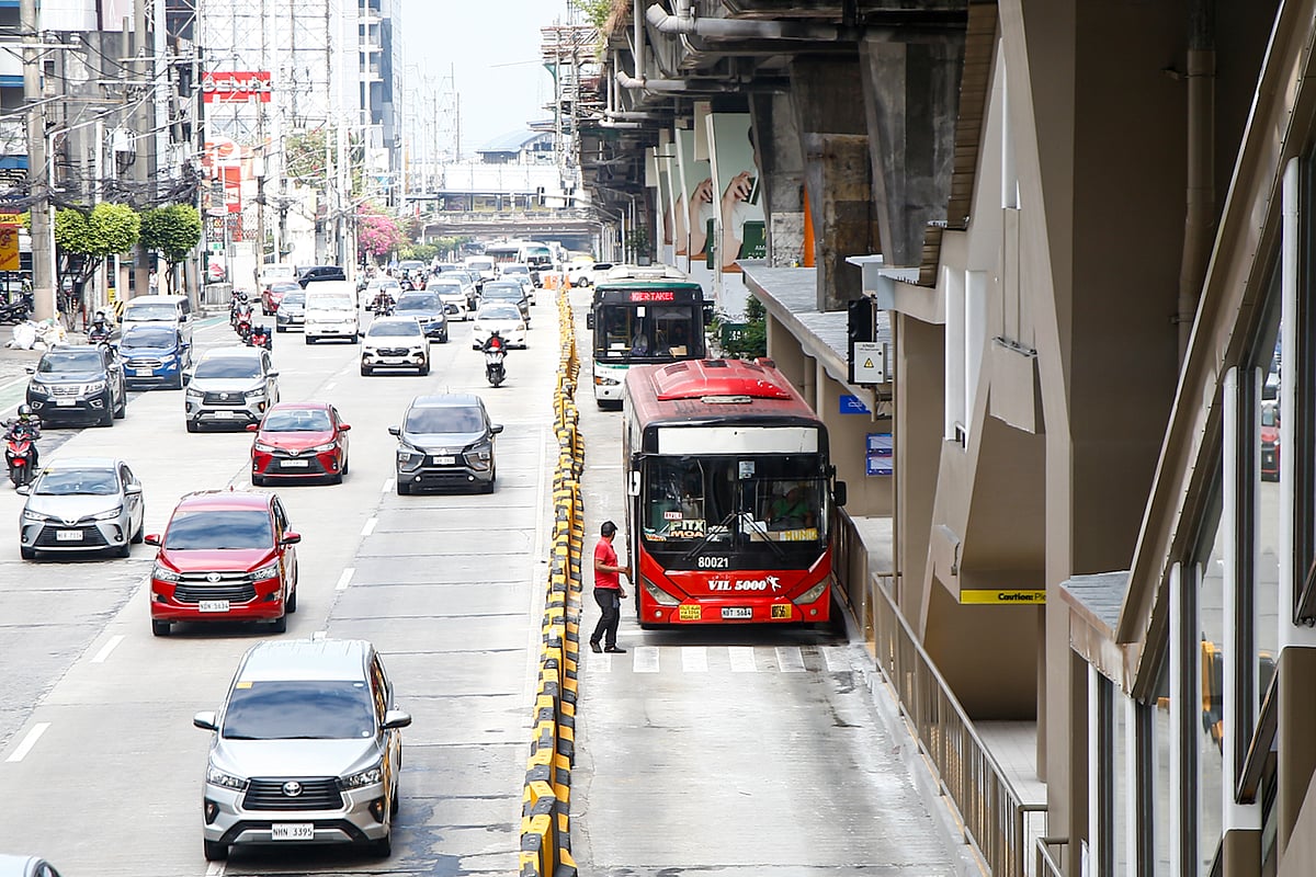 DPWH moves EDSA rehab to mid-May