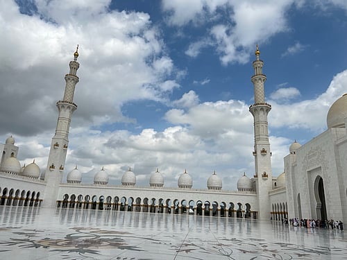 The Awe-Inspiring Sheikh Zayed Grand Mosque: A Majestic Symbol of Unity ...