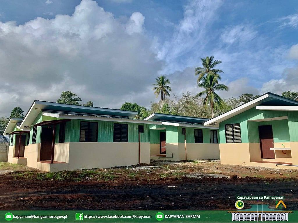 MILF, MNLF families move into new Basilan homes