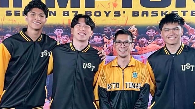 Tiger Cubs to stay in España