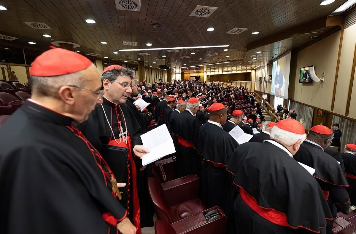 The Papal Name Dilemma: Hilarius, Simplicius, or Something New?