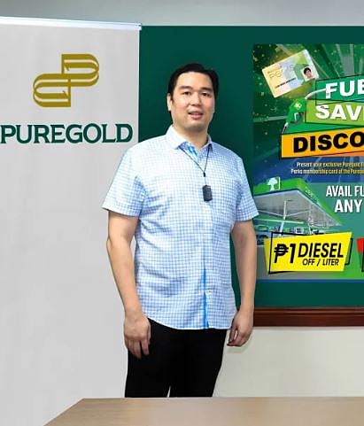 Impossible-to-ignore celebs in a possible romance?