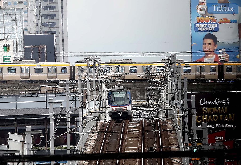 LRT-2 and MRT-3 Fares Slashed by 50% to Ease Commuter Costs