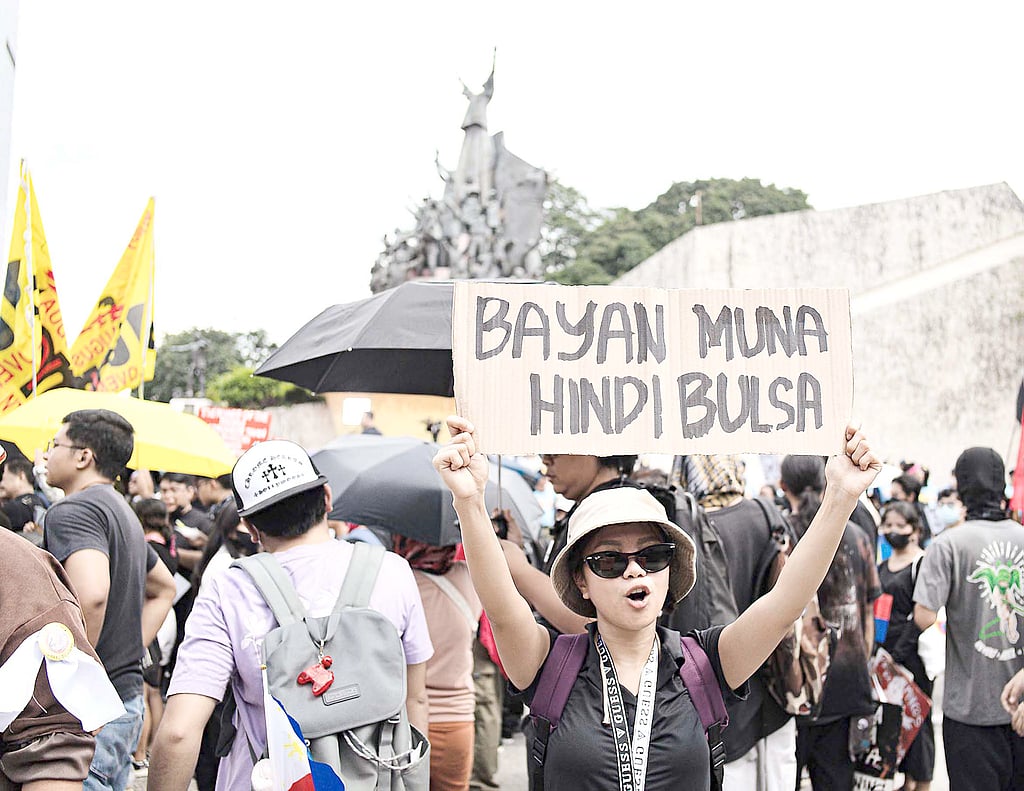 Flood project scandal sparks EDSA rally