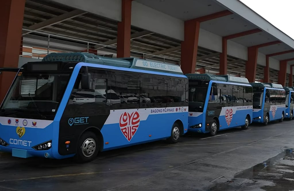 Marcos revives iconic 'Love Bus' with free rides for commuters