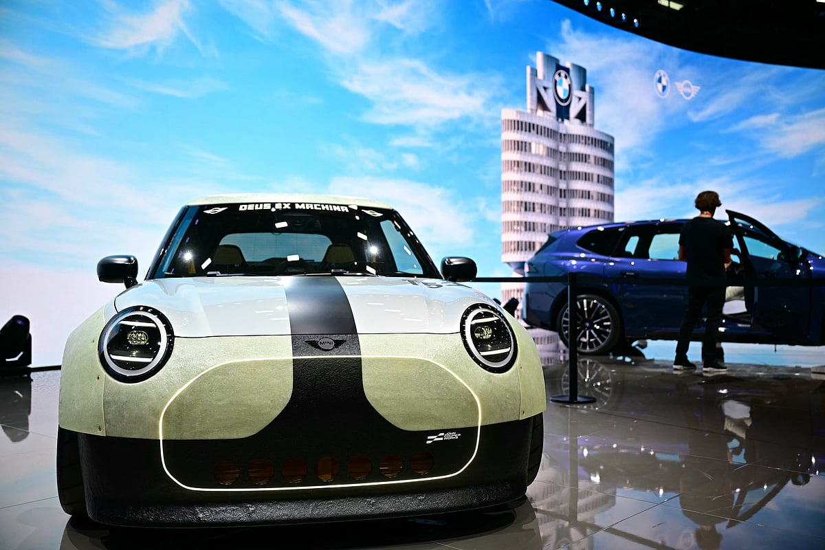 Flying cars and robots steal the show in Munich