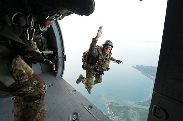 Army, Air Force troops stage ‘island infiltration’ free-fall drill