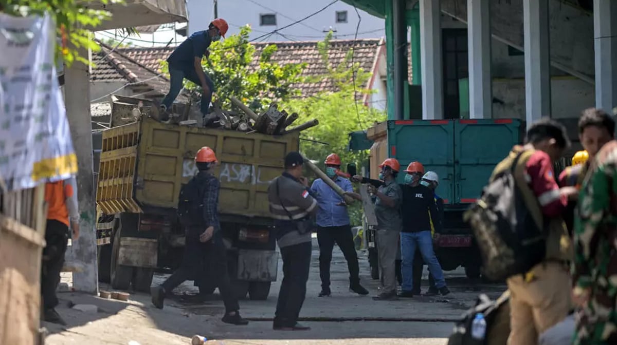 No more signs of life in collapsed school