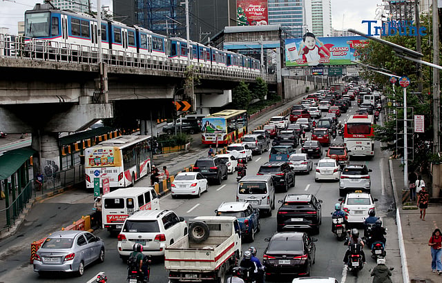 Heavy traffic along Edsa Southbound as MMDA implements measures