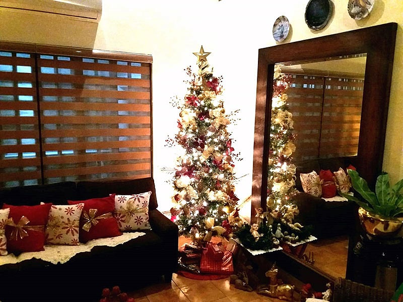 Filipino living rooms light up for Christmas