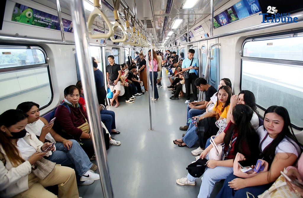 LRT-2 passengers