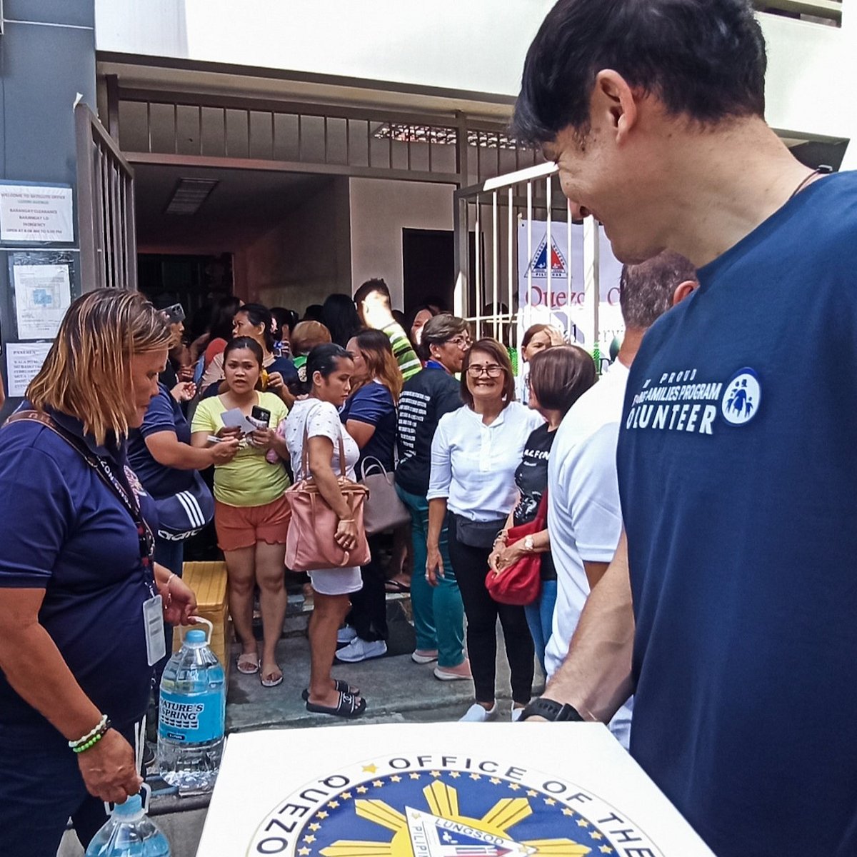 QC vice mayor provides aid to Tandang Sora fire victims