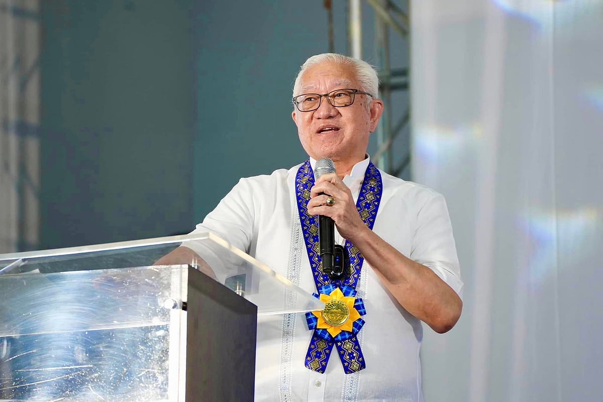 Mandanas vows help to Nasugbu ARBs