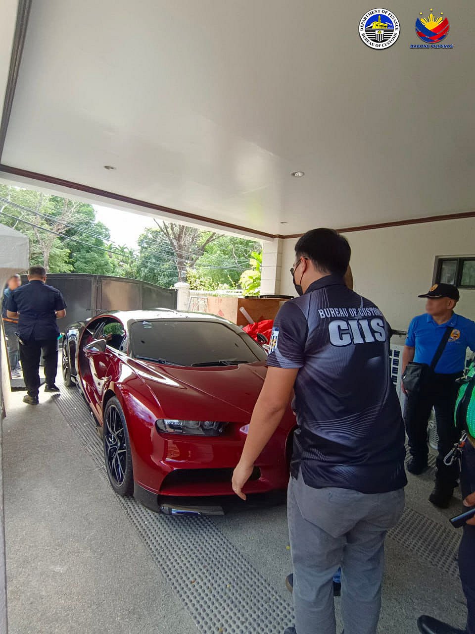 Owner gives up smuggled Bugatti car