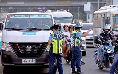 ‘No plate, no travel’ policy violators nabbed