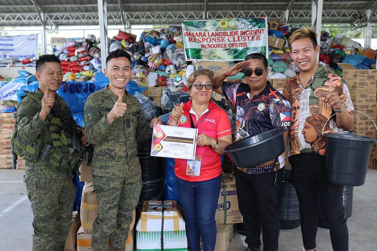 10ID donates subsistence allowance to Davao de Oro landslide victims