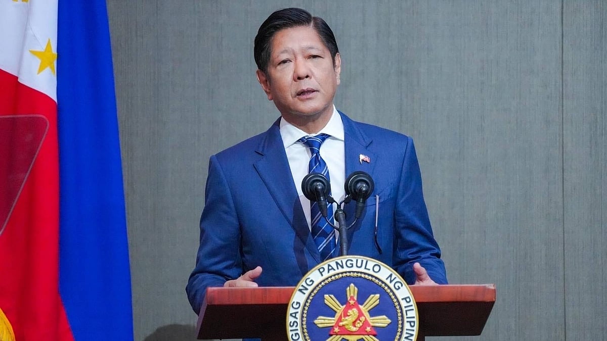 Marcos signing Negros Island Region bill
