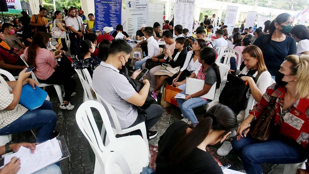Over 100 companies to join QC's Labor Day job fair