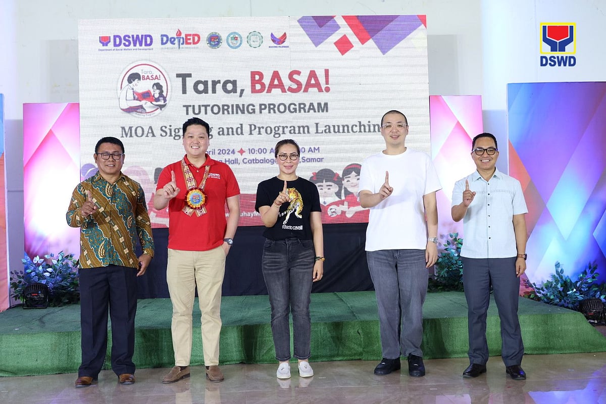 DSWD chief leads Tara, Basa! launch in Samar province