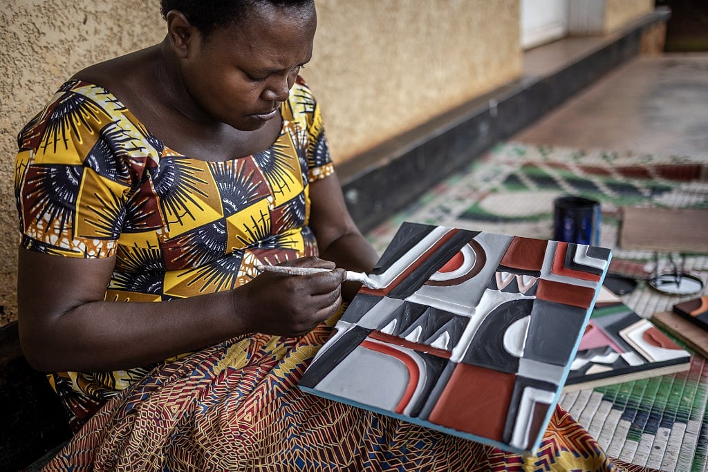 Reviving a traditional art form in Rwanda after genocide