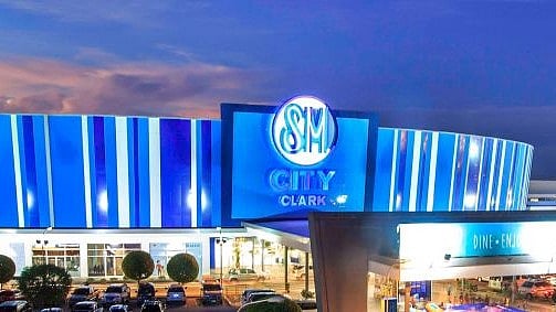 SM City Clark wins Mall of the Year