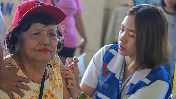 Valenzuela provides anti-pneumonia jabs