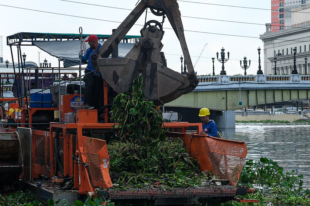 Marikina dredges river ahead of La Niña