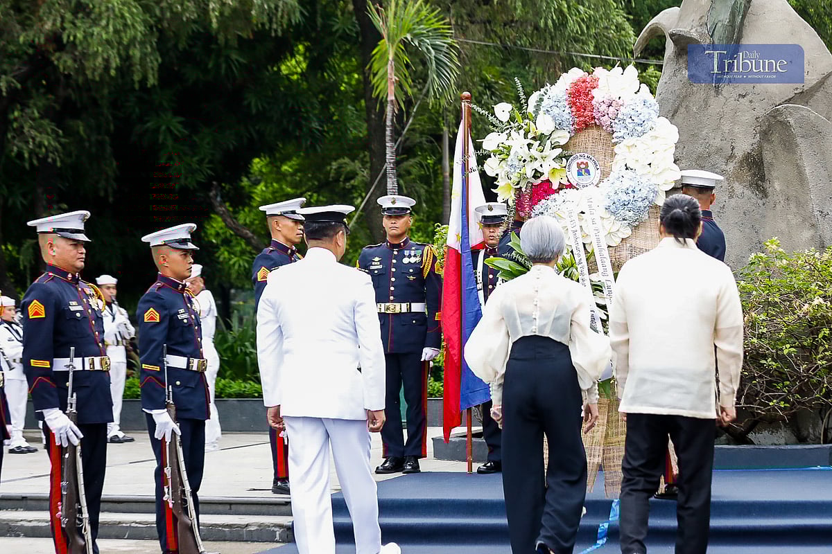 Wreath-laying rite on 453rd Manila Day