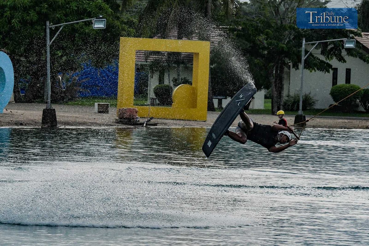 HANG TEN!
