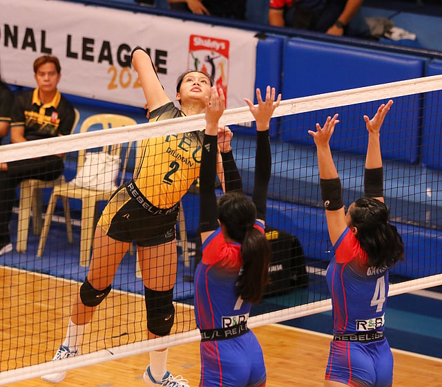 FEU crushes Arellano