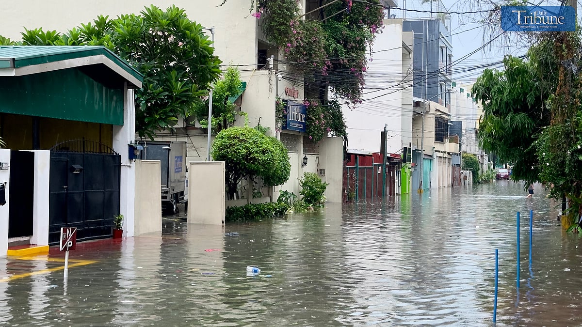 Severe flash flood hits Makati, Manila
