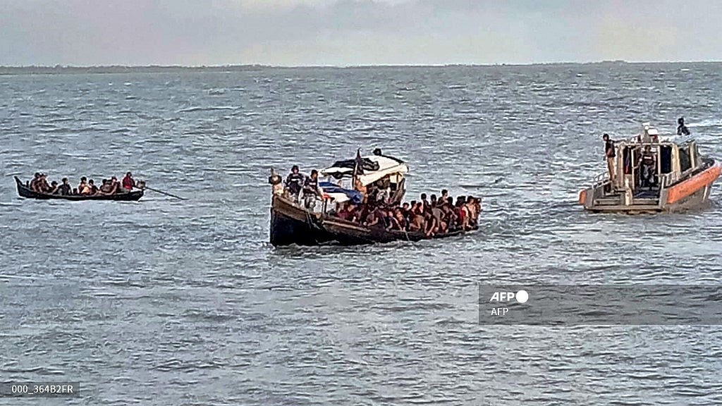 Bangladesh turns back fleeing Myanmar soldiers