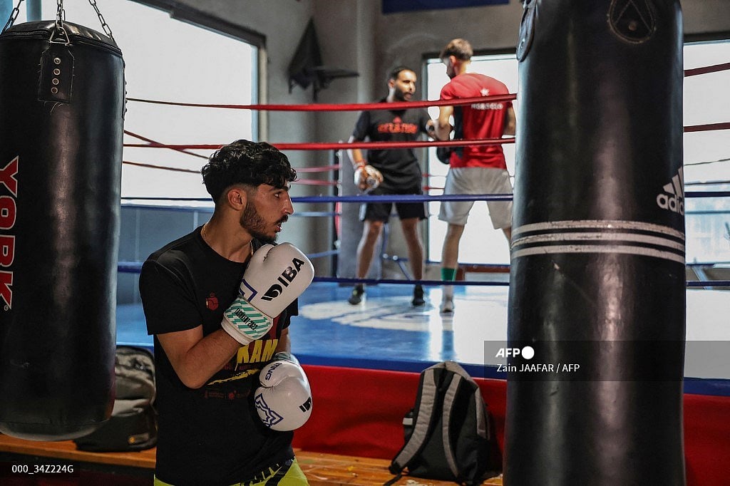 Palestinian boxer fights for Olympic dream