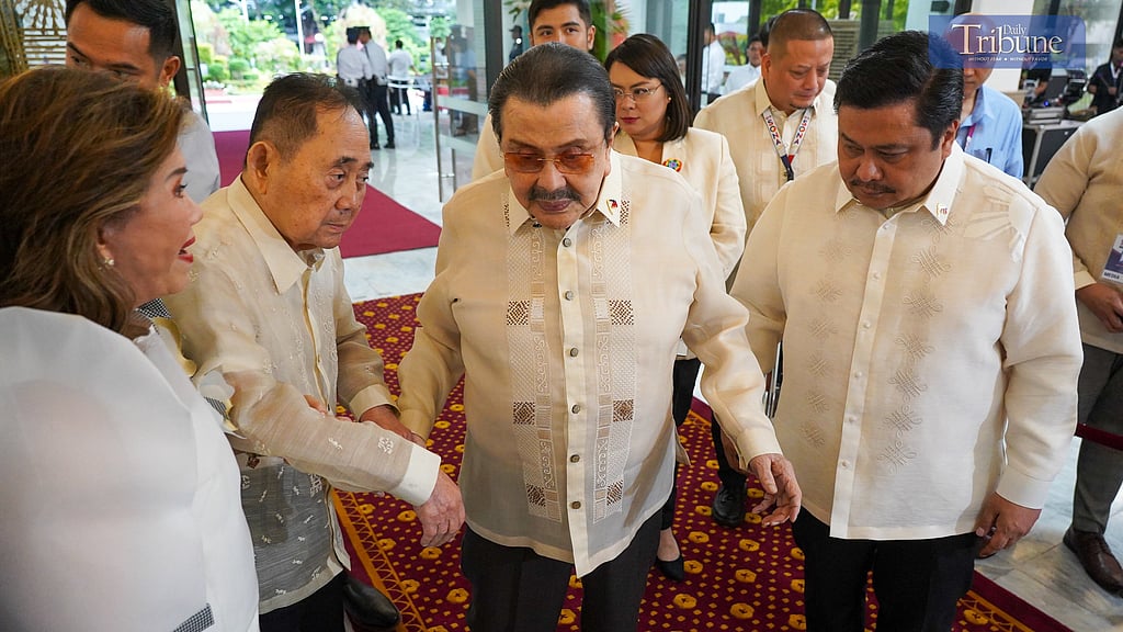 Former President Estrada and House Speaker de Venecia Attend President ...