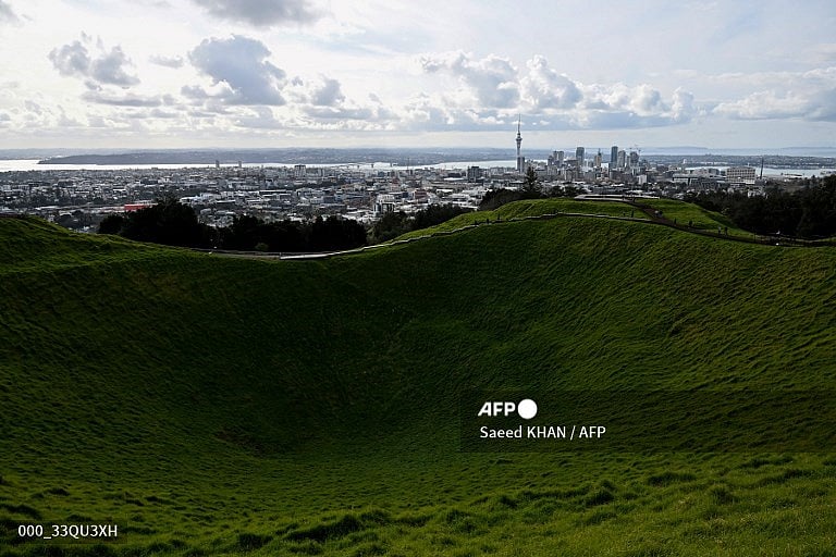 Volcanic eruption grounds flights in New Zealand