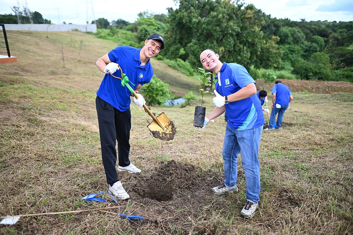 Dolmar Land volunteers, guests plant balitbitan trees