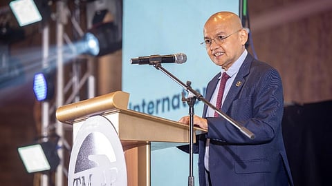 Empower the oppressed, Leonen urges lawyers
