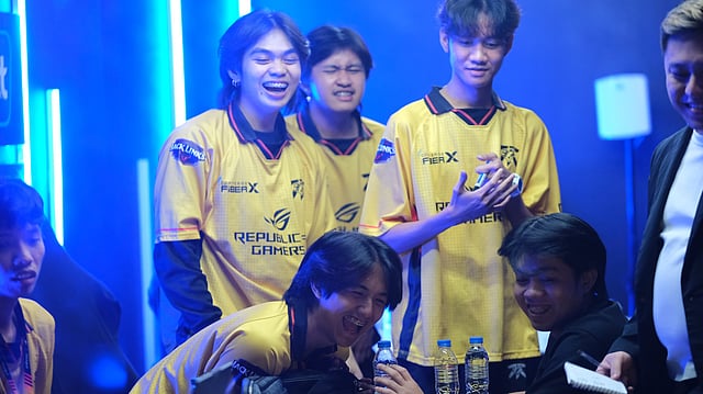 Fnatic ONIC PH secures first Playoffs spot with win over Team Liquid PH