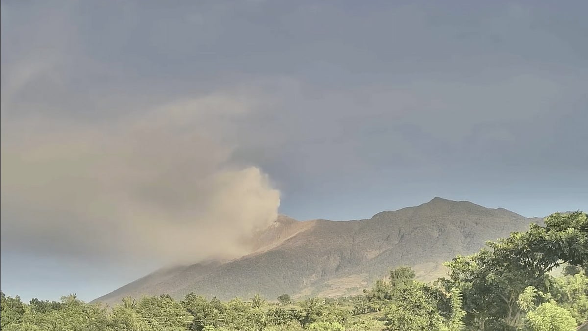 PHIVOLCS Issues Warning as Kanlaon Volcano Shows Signs of Increased ...