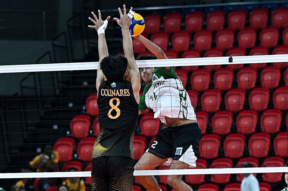 UST, FEU near finals showdown