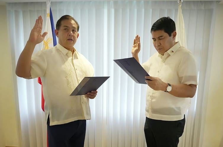 Erwin Tulfo joins ruling Lakas-CMD party