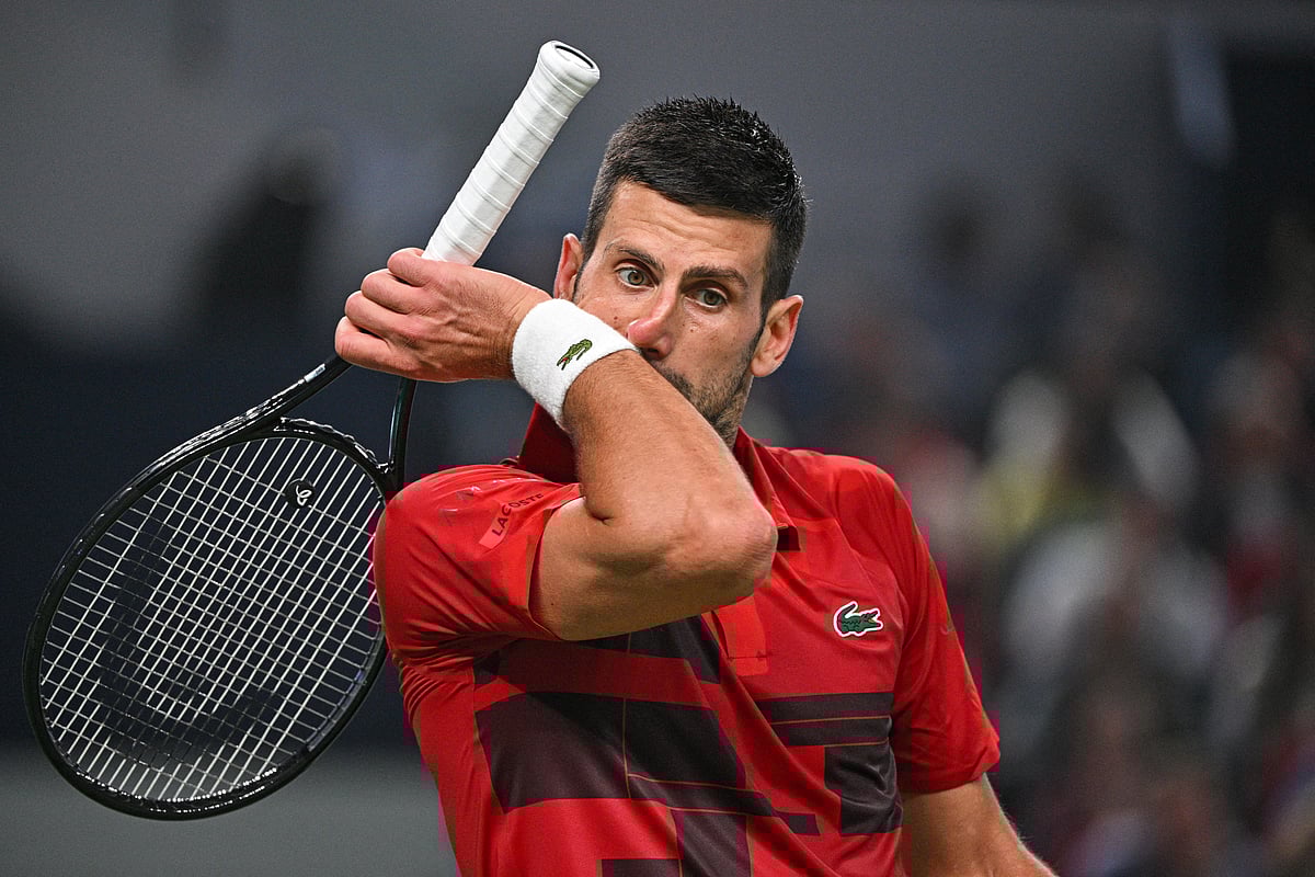 Djokovic storms into Shanghai semifinals
