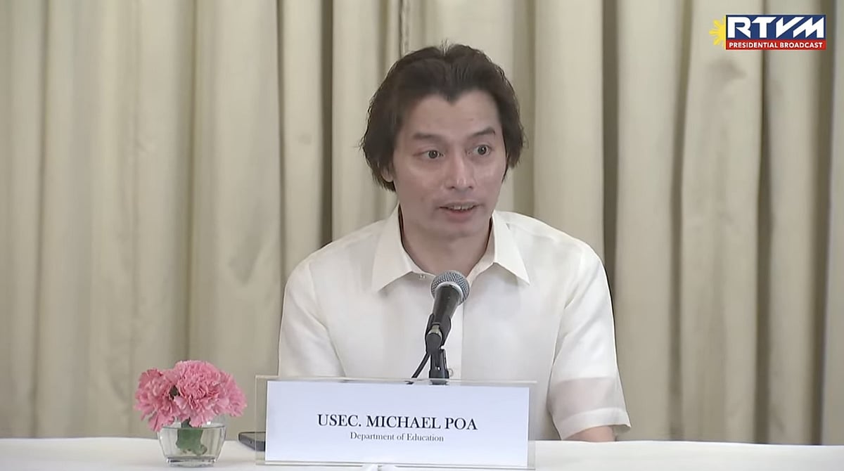 Sara's long-time spox Michael Poa out in OVP