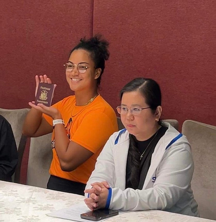 LET ALOHI PLAY: Foxies push for Robins-Hardy’s PVL stint