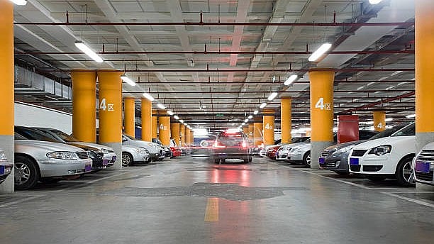 Standard parking rates, free fees for shoppers pushed in Senate